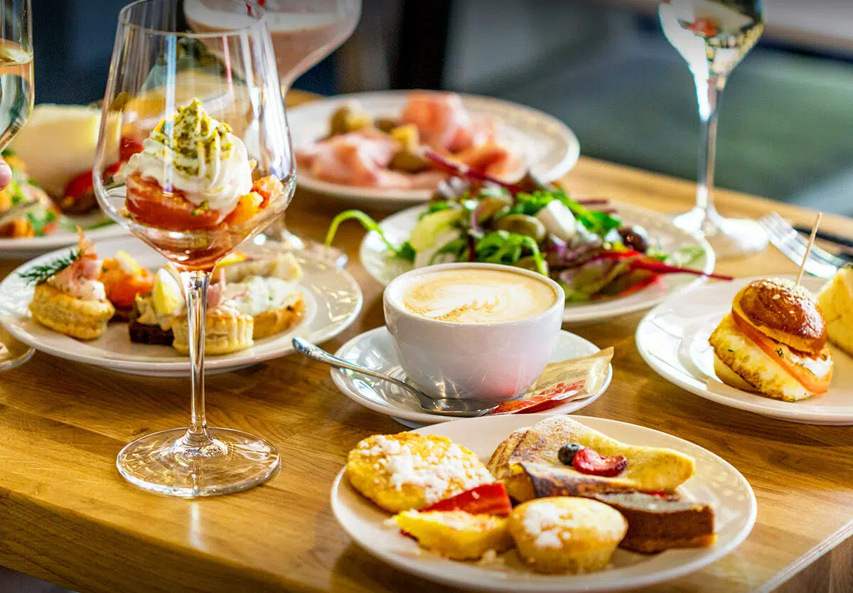 What To Expect At Your First Brunch in 2024 - Food Sec