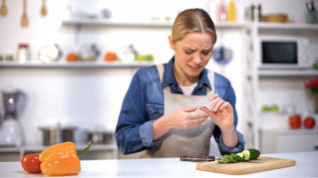 Managing Kitchen Injuries: How to Safely Continue Cooking